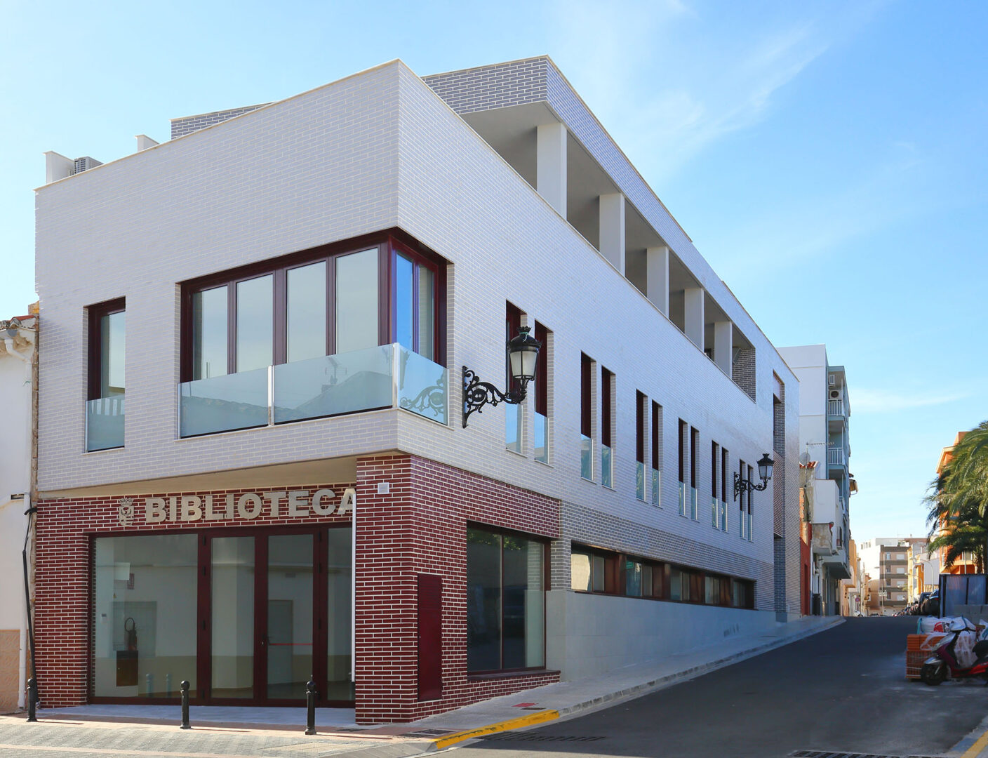 MIRAMAR LIBRARY • Vello Arquitectura